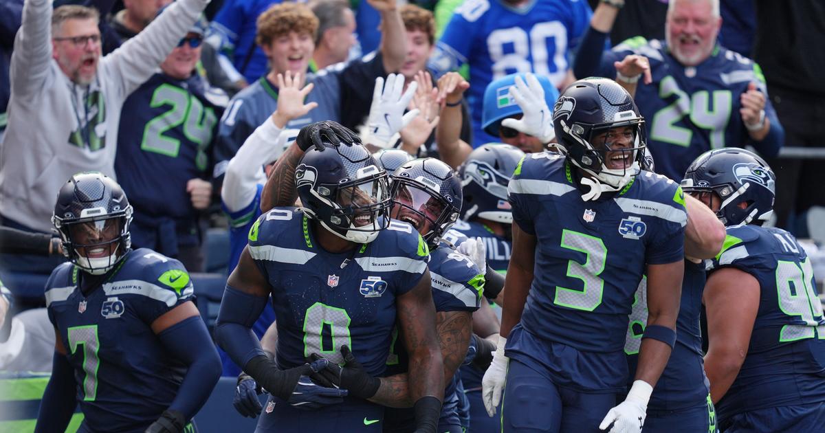 Seahawks crush Cardinals, set up showdown for first place in NFC West