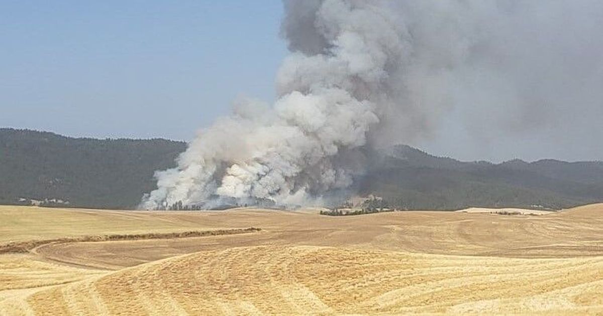 Moscow fire burns two structures, evacuations called off